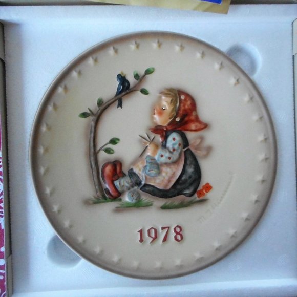Goebel | Wall Decor | Goebel Mj Hummel Plates 976 1977 1978 | Poshmark